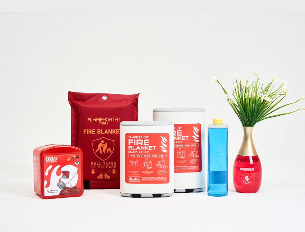 600g Dry Powder / 600ml Water-Based Fire Extinguisher Spray - FlameFighter